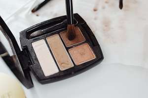 The Smouldering Chic Look in a Box - beautyandlechic